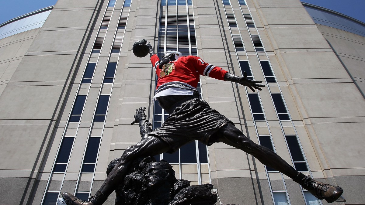 Bulls Relocating United Center’s Michael Jordan Statue During ...