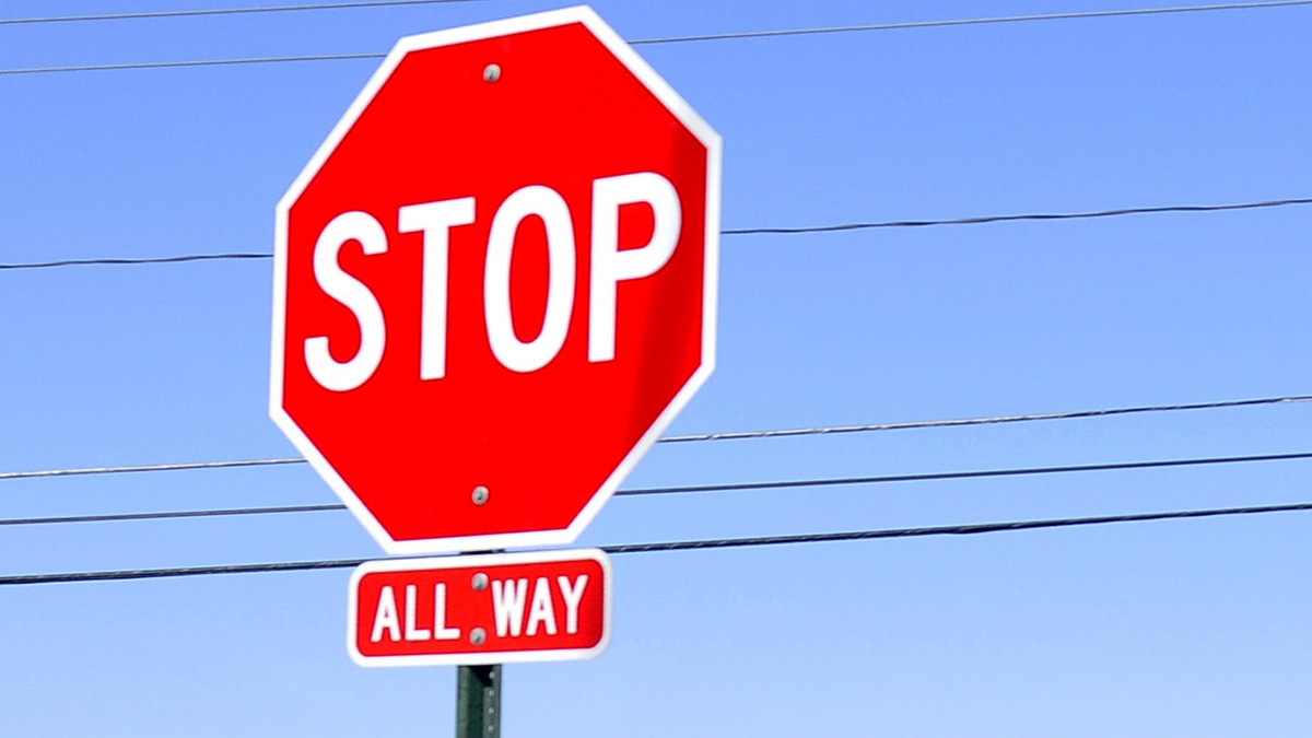 19-Year-Old Shot Waiting at Stop Sign in Little Village – NBC Chicago