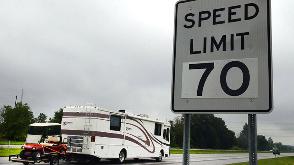Proposed Bill Aims to Raise Speed Limit on Illinois Highways – NBC Chicago