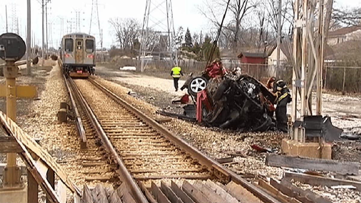 ‘A Big Tragedy’: Woman Killed When CTA Train Collides With Vehicle on ...