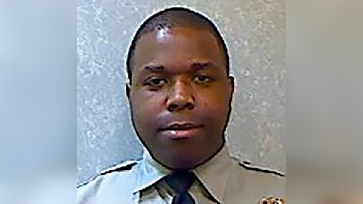 Officer Charged With Murder After Shooting Suspect Inside Cruiser in ...