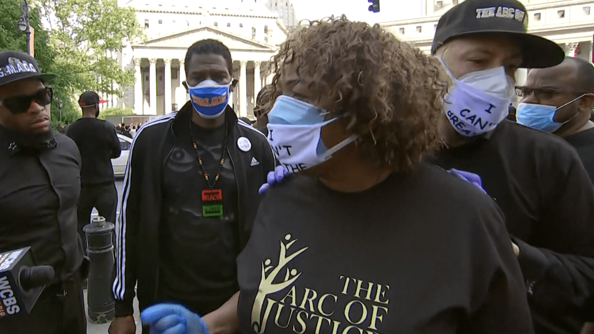 Eric Garner’s Mother: ‘It’s Like an Echo From the Grave’ – NBC Chicago