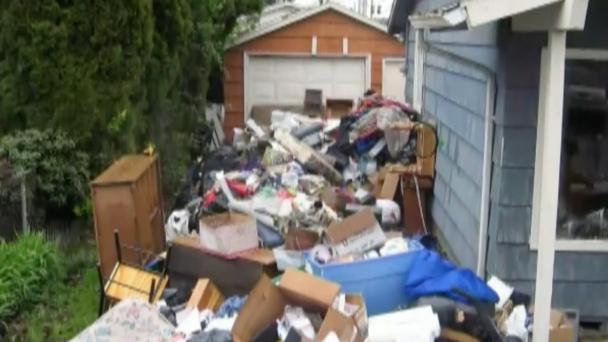 Tenant Leaves Behind 25 Tons of Garbage at Oregon Home – NBC Chicago