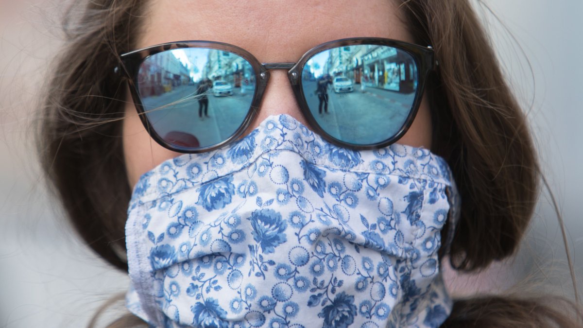 What You Should Know Before Making a Homemade Mask, According to the ...