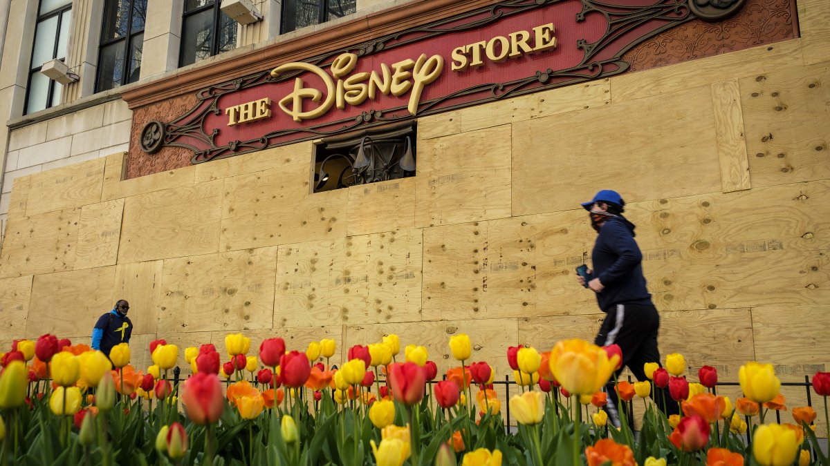 How Close is Chicago to Phase 3 of Reopening? Here’s a Look – NBC Chicago