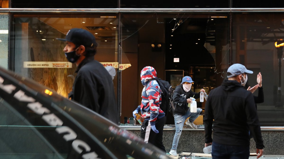 Illinois Coronavirus Updates: Officials Urge Protesters to Quarantine ...