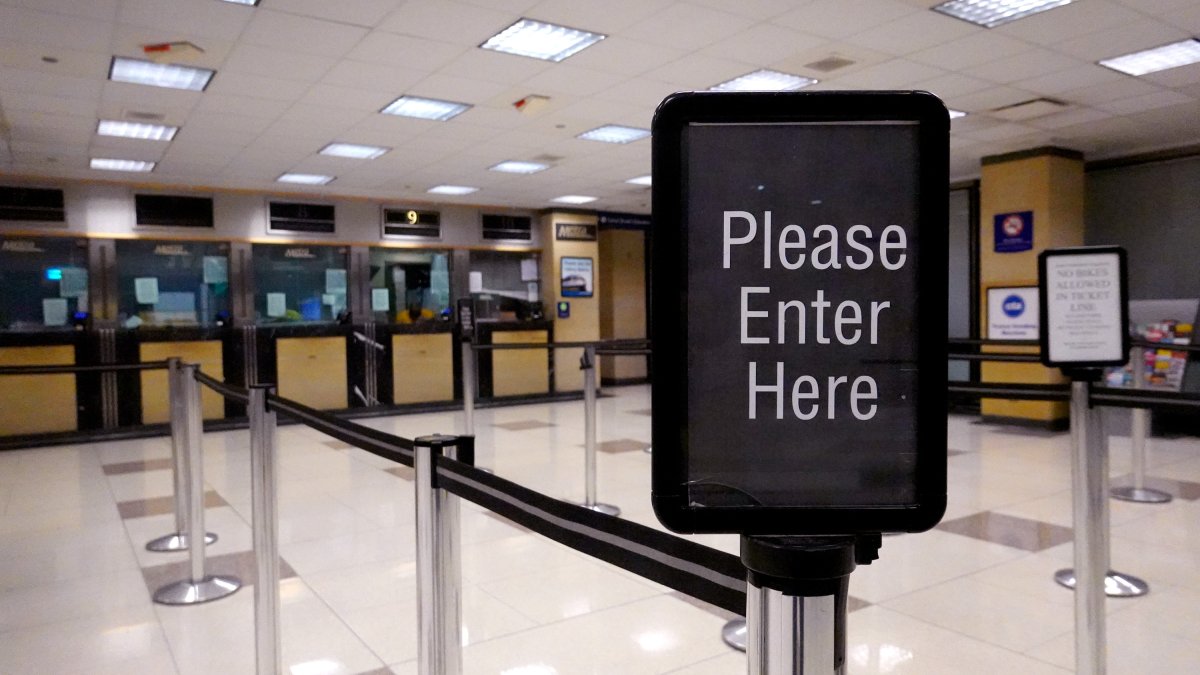 Illinois Coronavirus Updates: Pritzker Details Reopening Plan, State ...