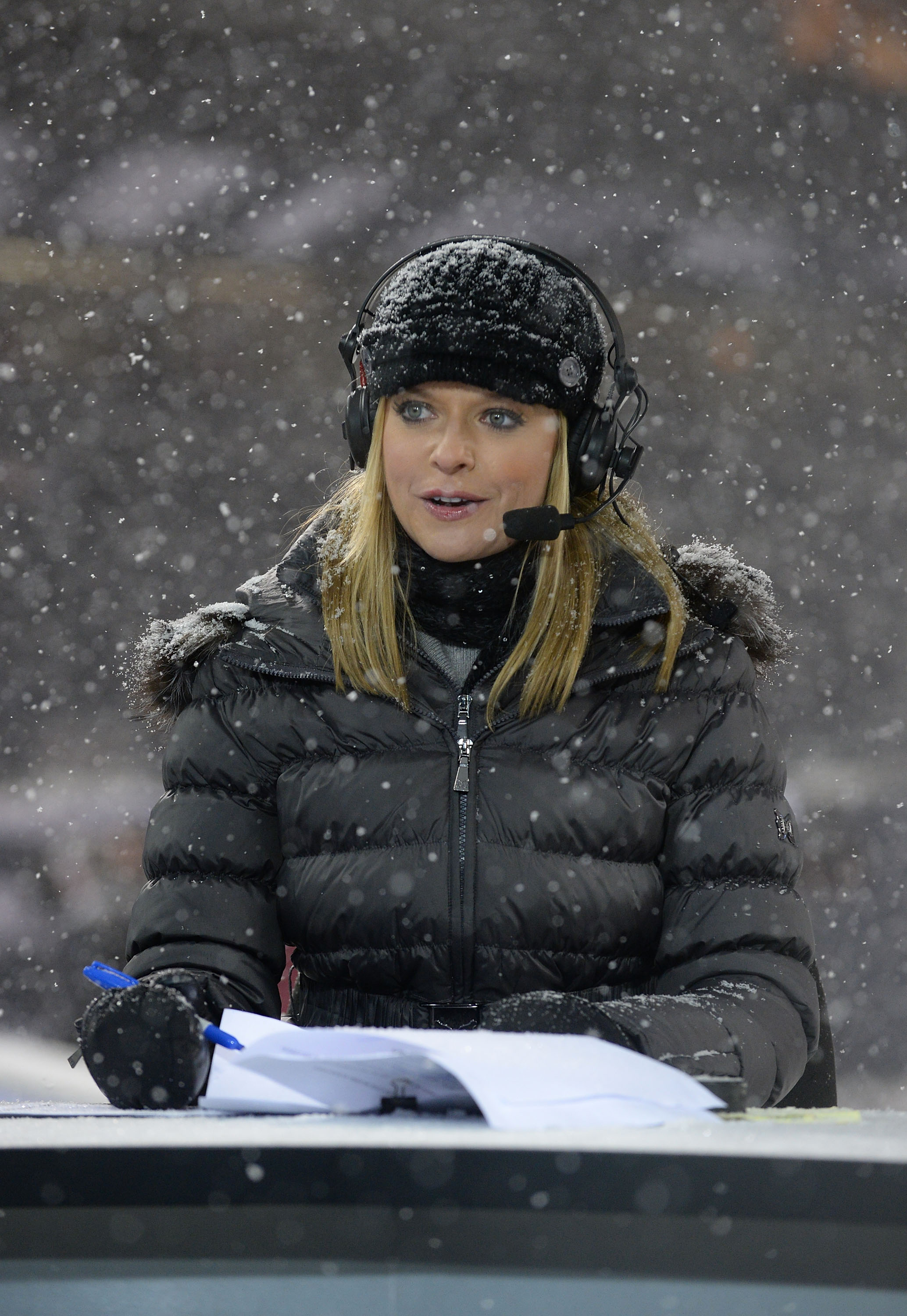 All-Female Crew to Broadcast Blues-Blackhawks Game for International ...