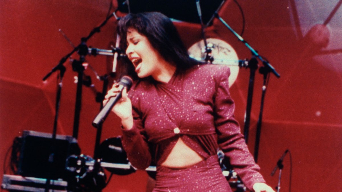 Selena Quintanilla and her legacy 30 years after her death – NBC Chicago