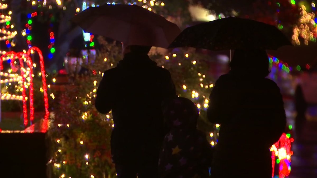Christmas Day Forecast: Early Light Rain Possible, Above-Average ...