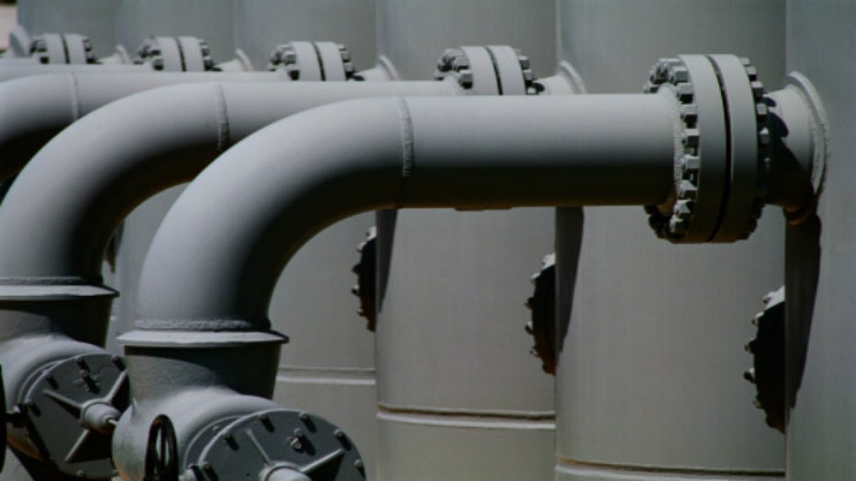 Hundreds of suburban residents report ‘natural gas odor’ in the air ...