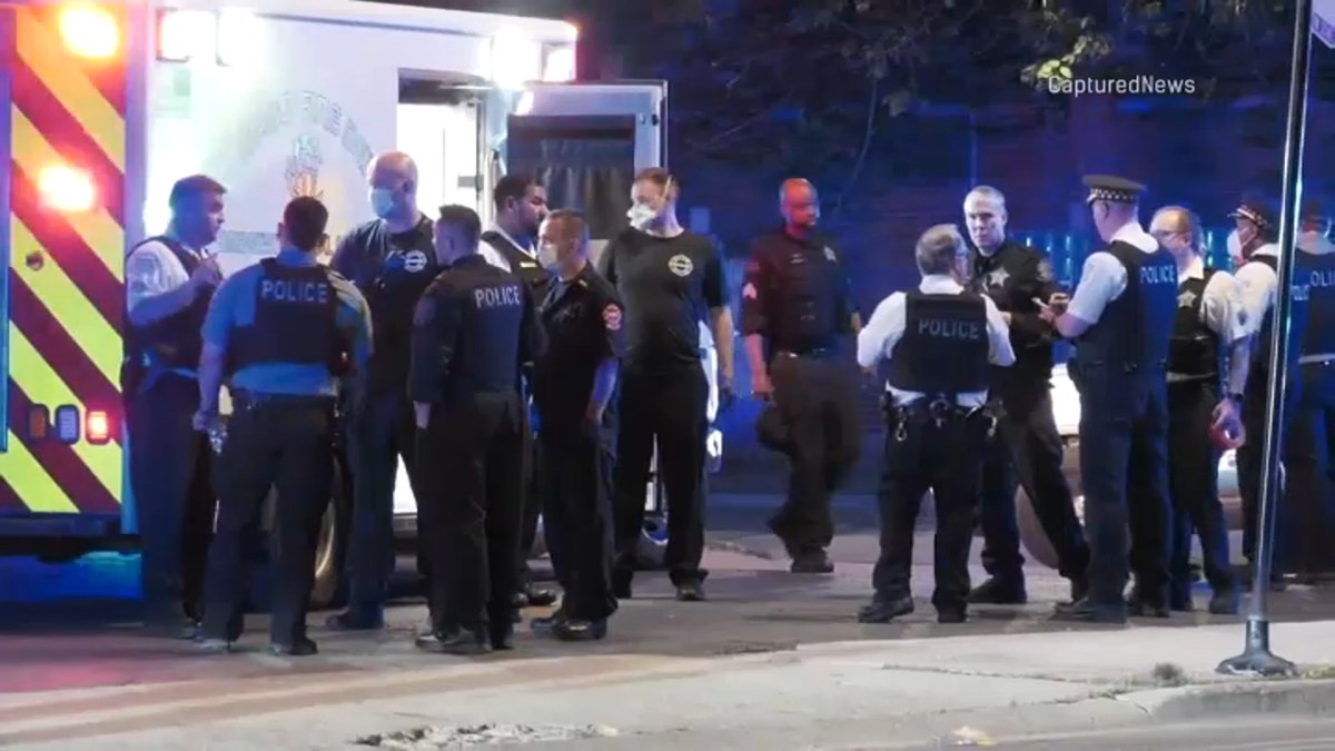 Chicago Police Officer Shot in Protective Vest, Suspect in Custody ...