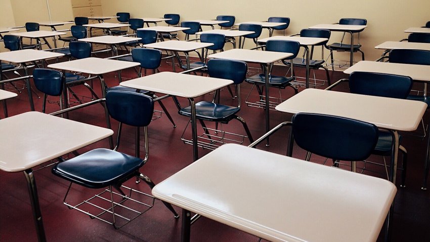 Illinois school superintendent shared student vaccine records: court ...
