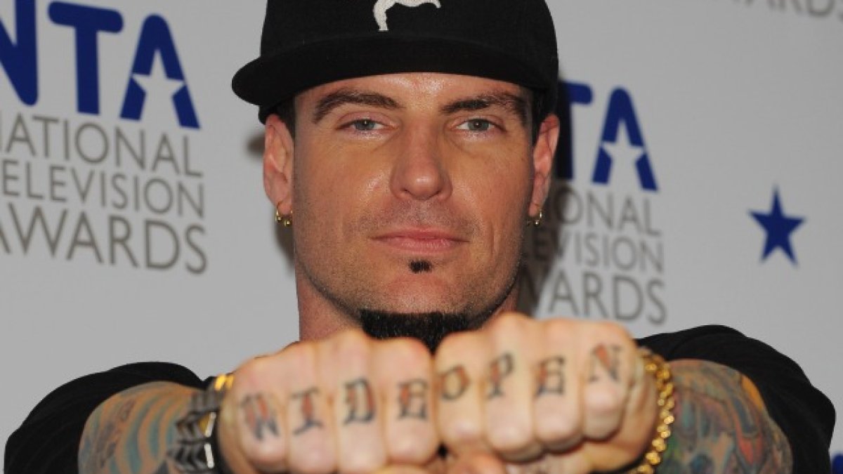 Vanilla Ice to Join ‘Iconic 90s Hip-Hop Artists’ for Postgame Show at ...