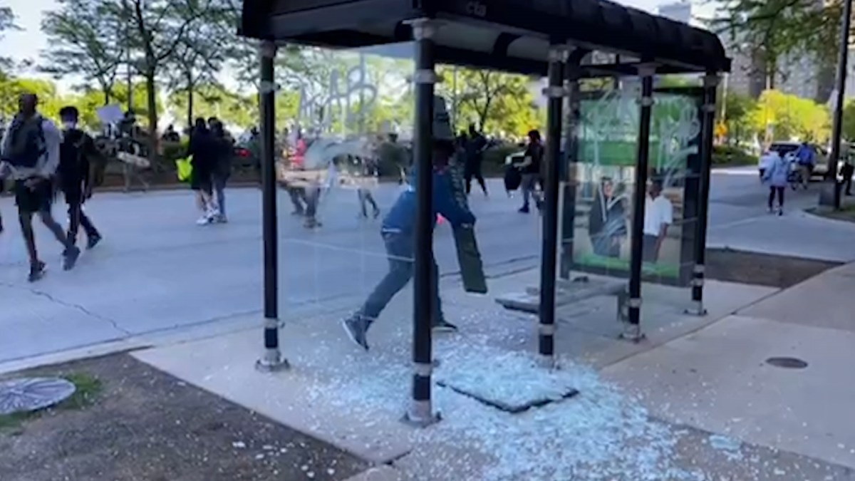 Scenes From Chicago Saturday Protests Following the Death of George ...