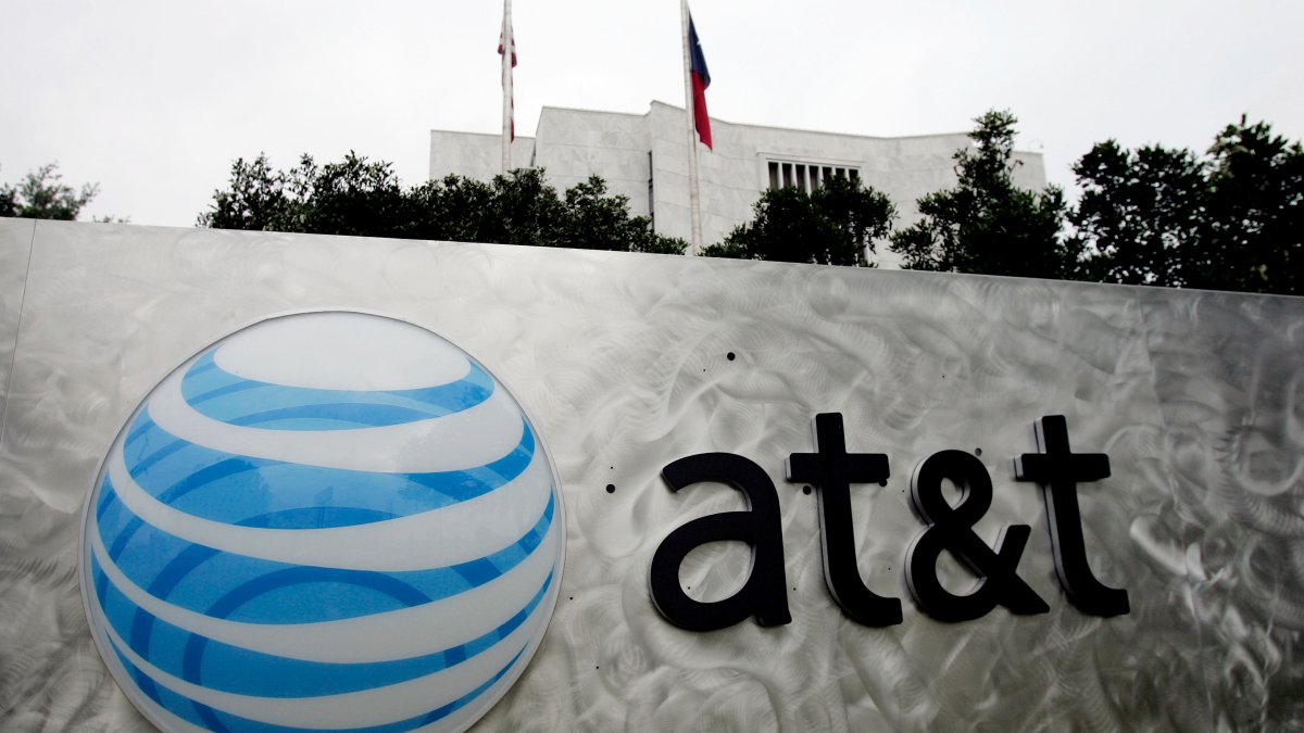 AT&T to shut down Magnificent Mile store – NBC Chicago