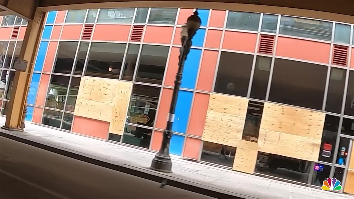 Watch: Eerie Footage of Several Downtown Chicago Businesses Boarded Up ...