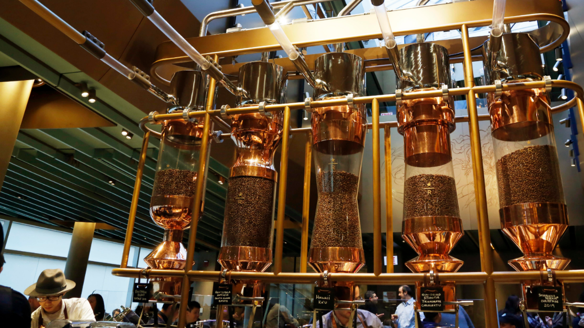 Starbucks Reserve Roastery Chicago to unveil special holiday drinks ...