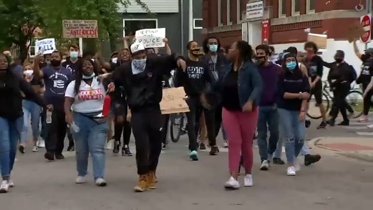 Chicago Protests: Demonstrators Block Streets, Vote on Officers in CPS ...