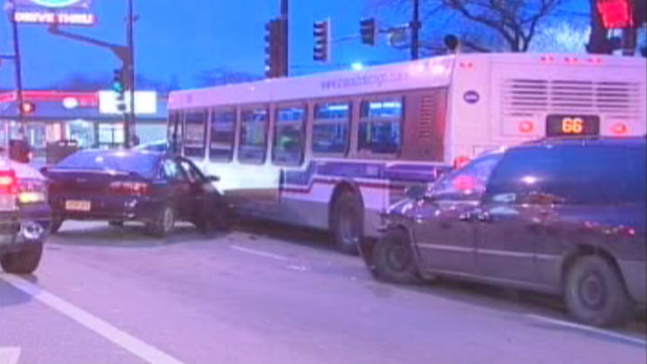 Nine Injured in CTA Bus Crash – NBC Chicago