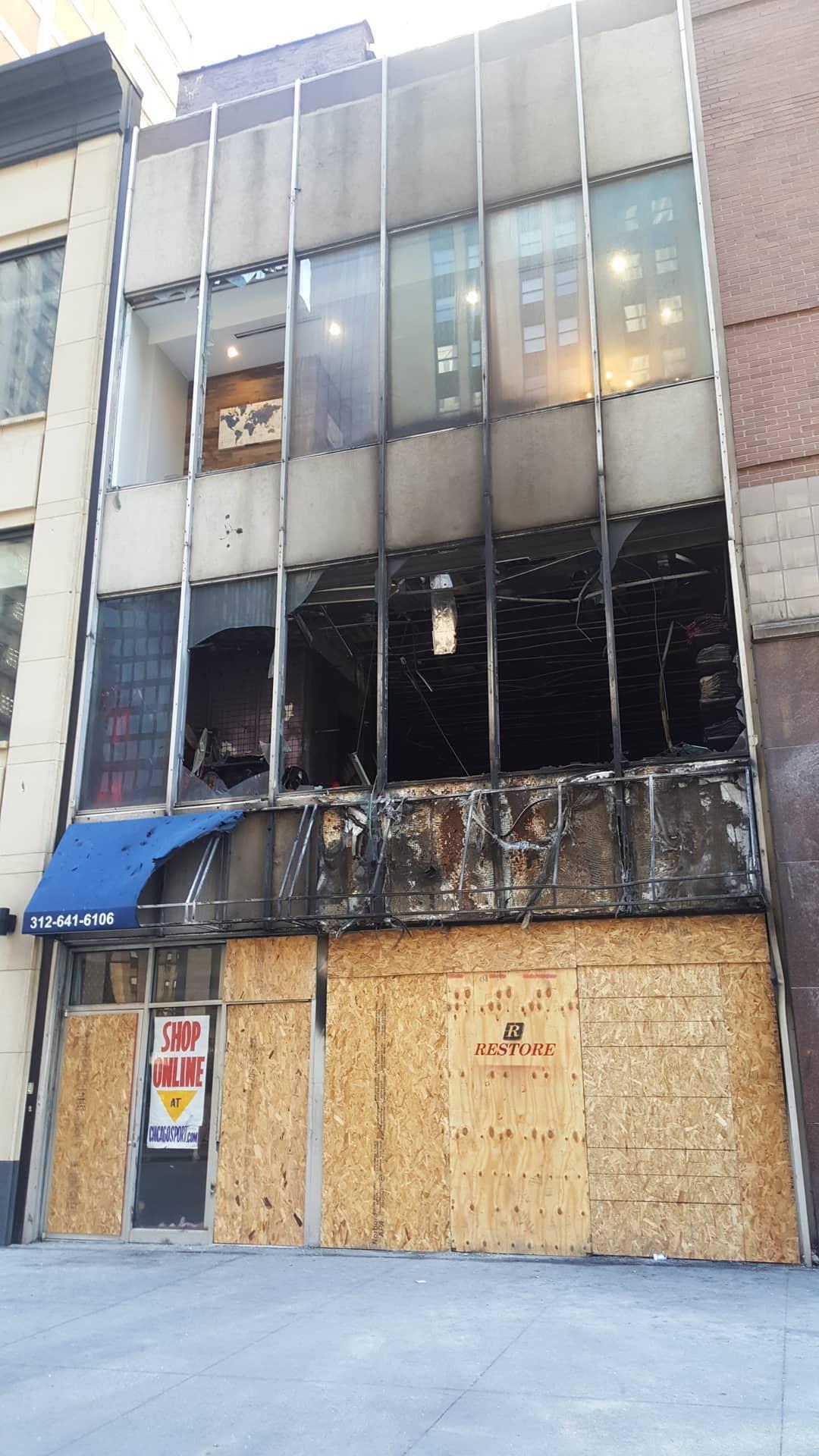 Authorities Restrict Access to Chicago’s Loop, Central Business ...