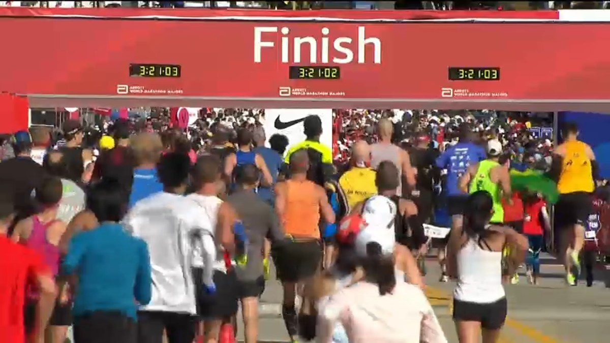 Watch: 2019 Bank of America Chicago Marathon Finish Line – NBC Chicago