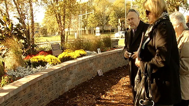 Memorial to Plane Crash Victims Unveiled in Des Plaines – NBC Chicago