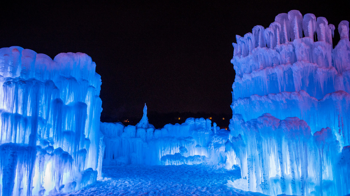 Ice Castles at Lake Geneva Set to Return as Early as This Month – NBC ...