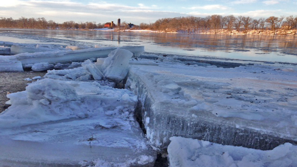 Wilmington residents worried about flooding after ice jams on Kankakee ...