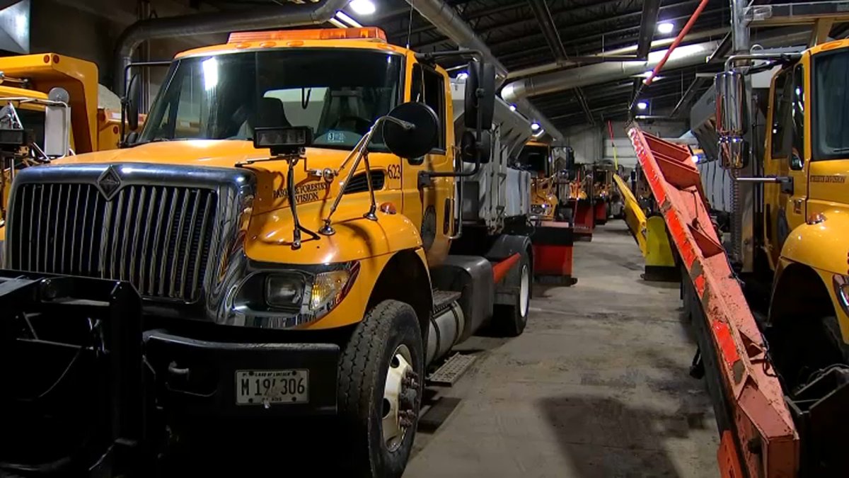 Illinois Tollway Deploys Full Fleet of Snowplows For Overnight Snow ...