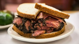 NYC’s iconic Katz’s Deli to hold pop-up restaurant in Chicago – NBC Chicago