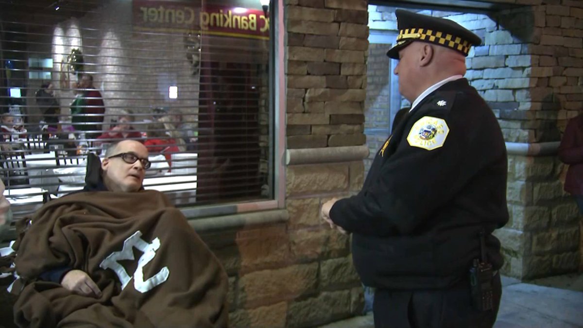 Injured Chicago Police Officer Returns Home for Christmas – NBC Chicago