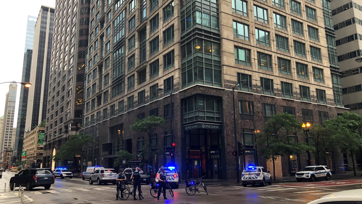 No Injuries Reported at PNC Centre Bank Robbery in the Loop – NBC Chicago
