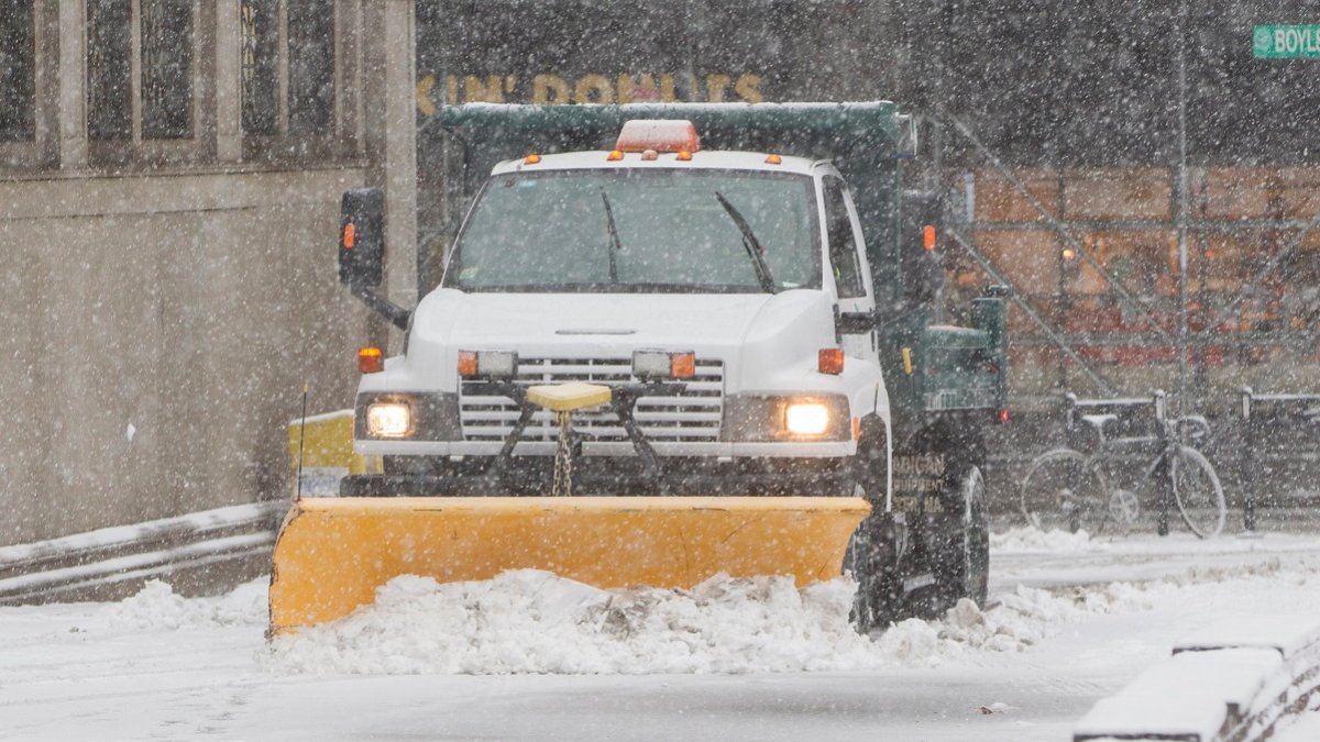Chicago Deploys 75 More Snow Plows to Combat Expected Winter Storm ...