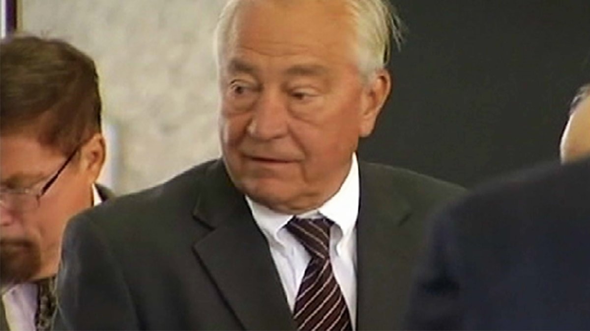 Ex-Chicago Alderman Ed Vrdolyak Out of Prison, Now in Halfway House ...