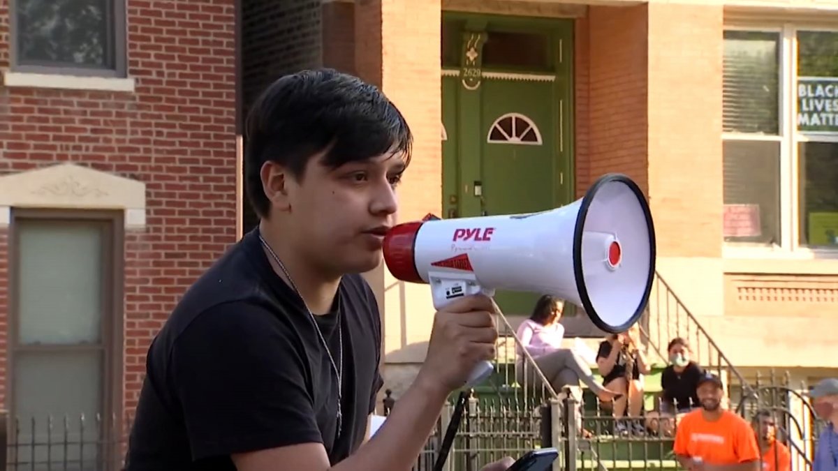 Protests Continue as Demonstrators Call for CPS to Remove CPD Officers ...