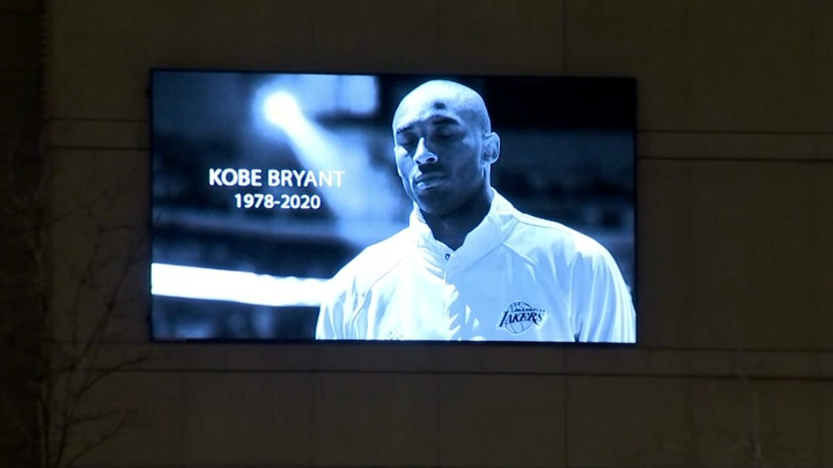 Signs Outside United Center Pay Tribute to Kobe Bryant – NBC Chicago
