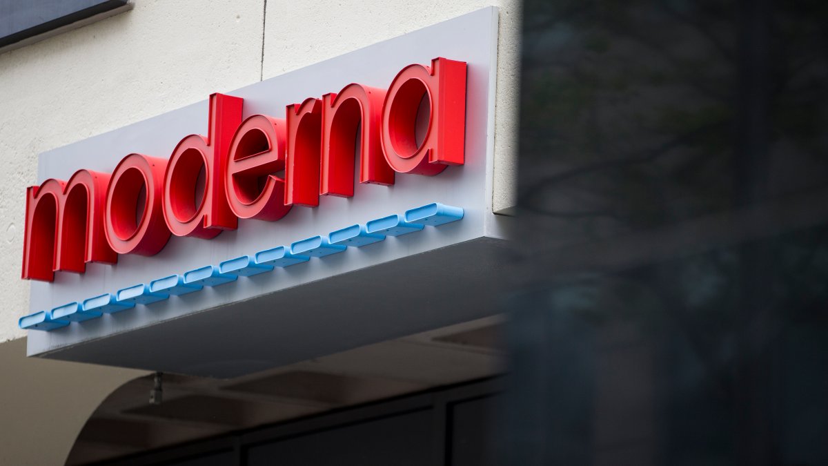 FDA reverses course, will review Moderna’s MRNA flu vaccine – NBC Chicago