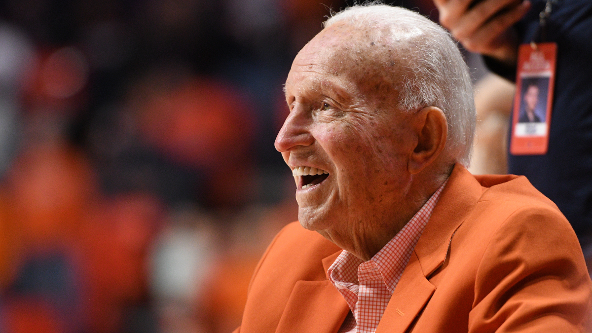 Lou Henson, former Illinois Fighting Illini basketball coach dies at 88 ...