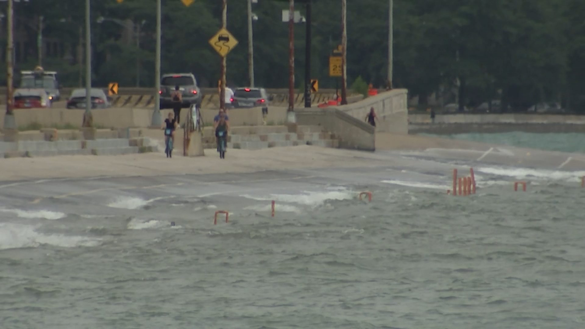 Lakeshore Flood Advisory Issued Due to High Waves, Dangerous Currents ...