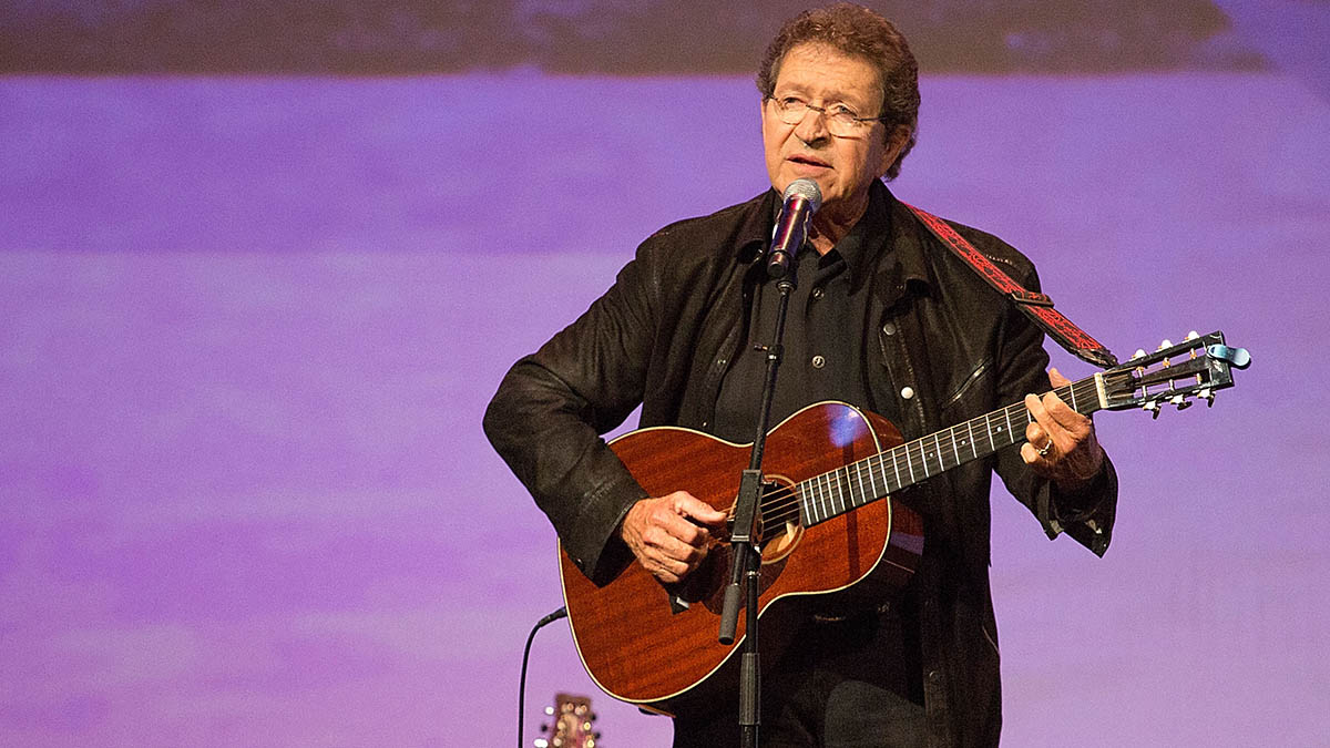Country Star and Hit Elvis Songwriter Mac Davis Dies at 78 – NBC Chicago