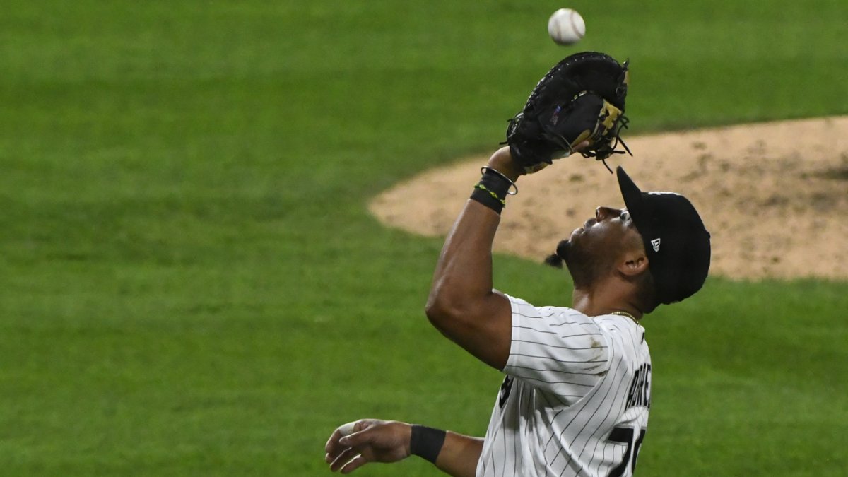 Rick Hahn: José Abreu Deserves Gold Glove Hype Along With 2020 AL MVP ...
