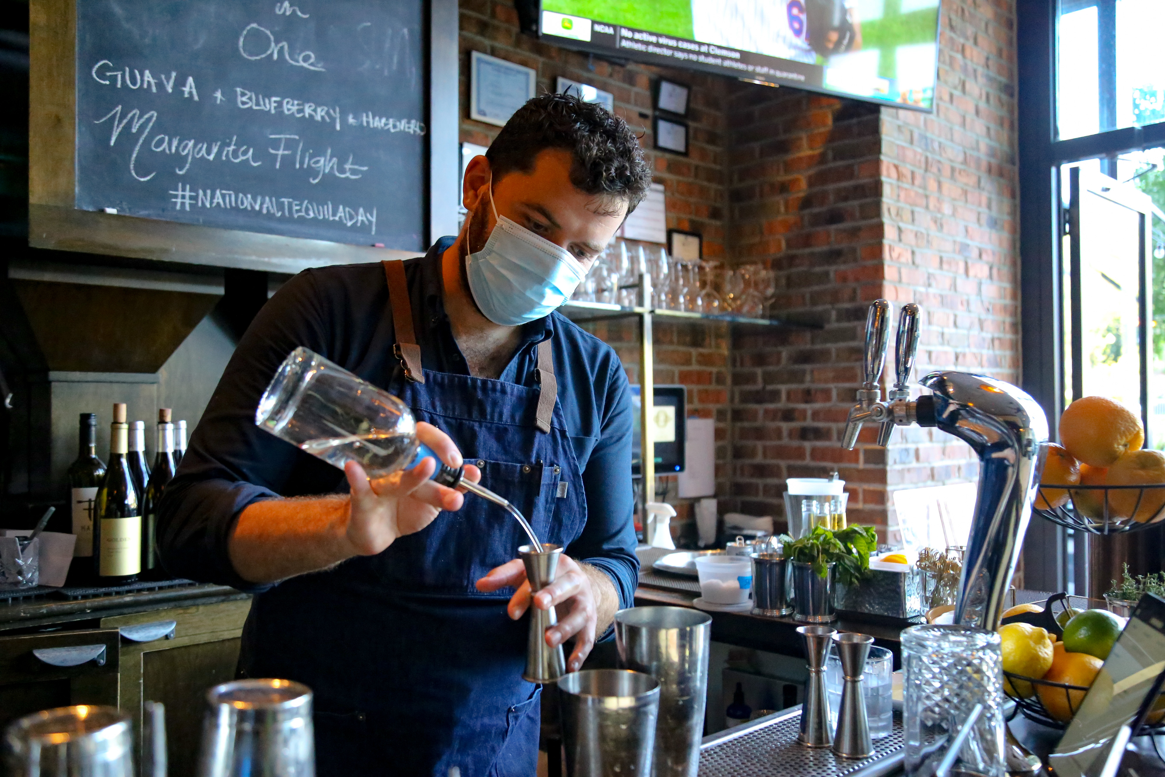 Chicago to Lift Indoor Mask, Vaccine Mandates Next Week in Certain ...