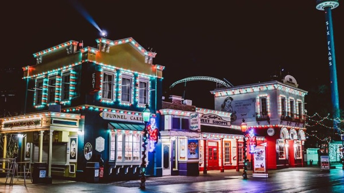 Six Flags Opens Holiday Drive-Thru Experience Inside Theme Park – NBC ...