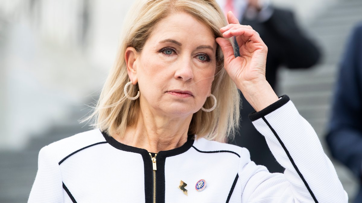 State Lawmakers Call on Illinois Congresswoman Who Invoked Hitler to ...