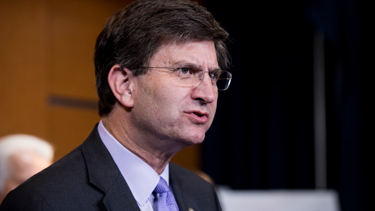Rep. Brad Schneider Tests Positive for COVID-19 After Lockdown During ...
