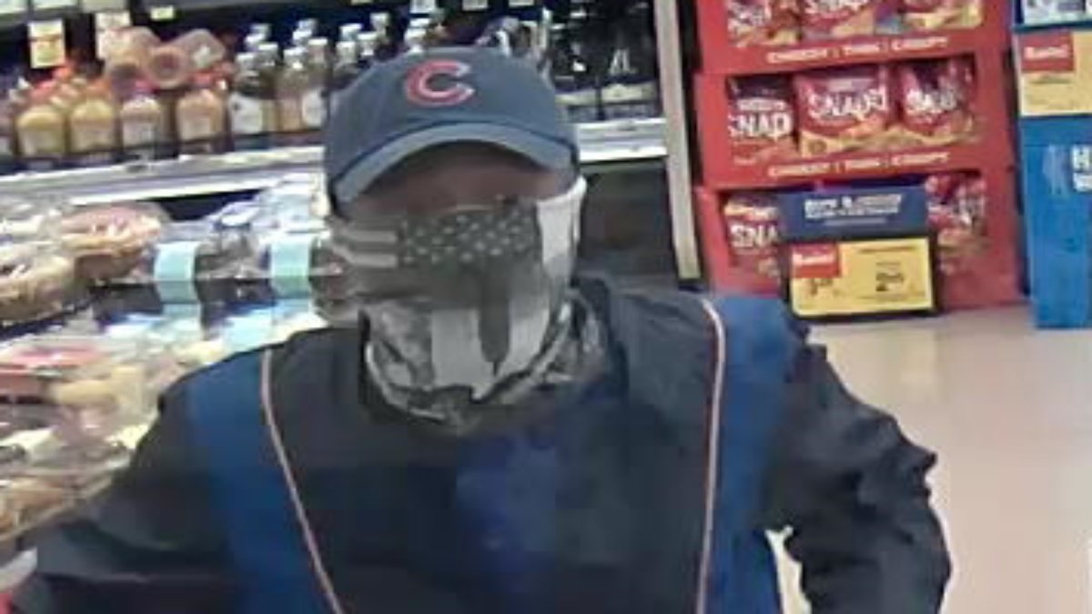 ‘Bandaged Bandit’ Suspected in At Least 7 Robberies in Chicago, Suburbs ...