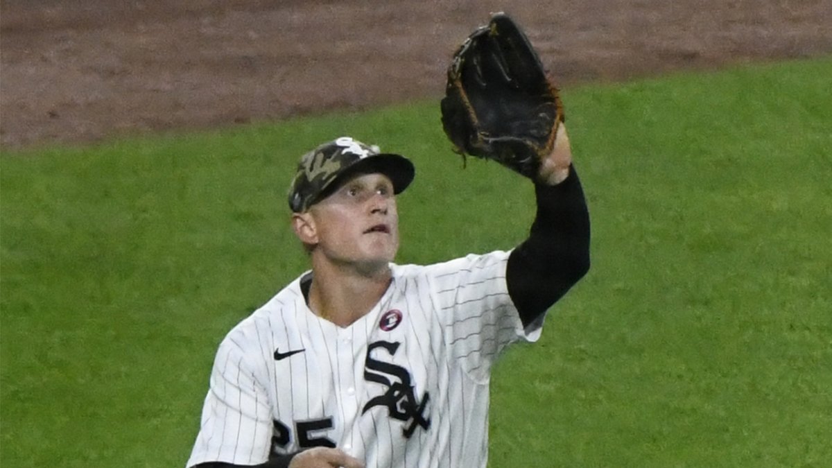 White Sox’ Andrew Vaughn Makes Diving Catch to Save Dylan Cease – NBC ...