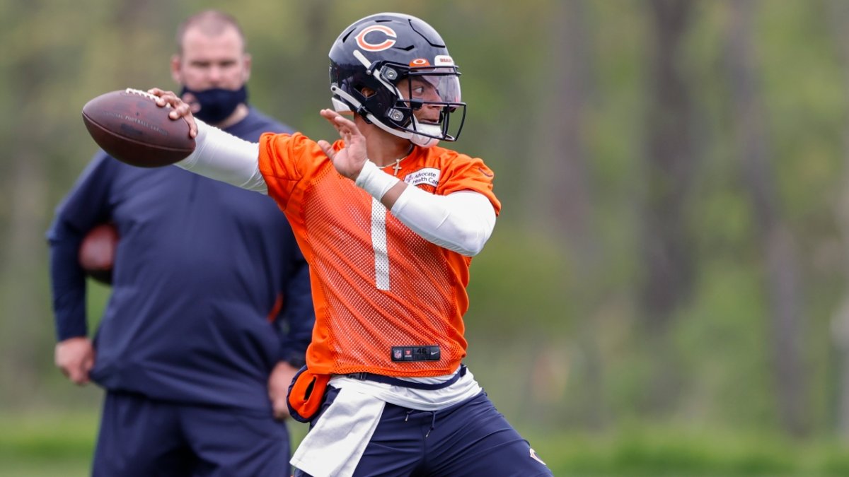 Bears’ Justin Fields Most Accurate College QB PFF Ever Recorded – NBC ...