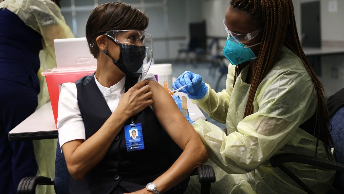 Pfizer to Discuss COVID-19 Vaccine Booster Shot With US Health ...